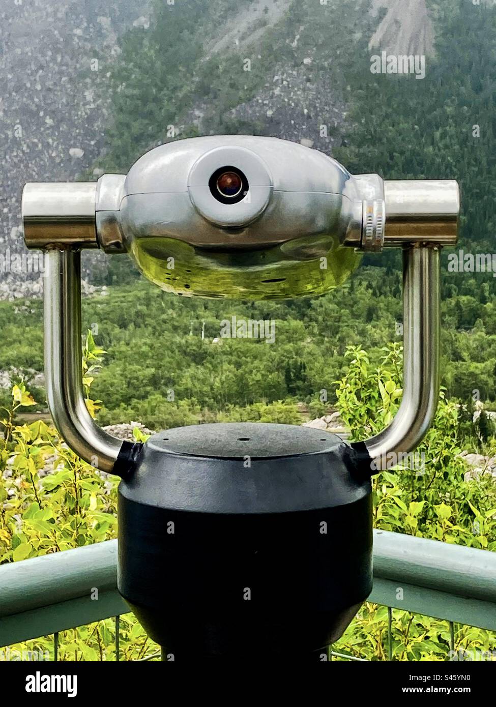 Stepping back from the viewfinder Stock Photo - Alamy