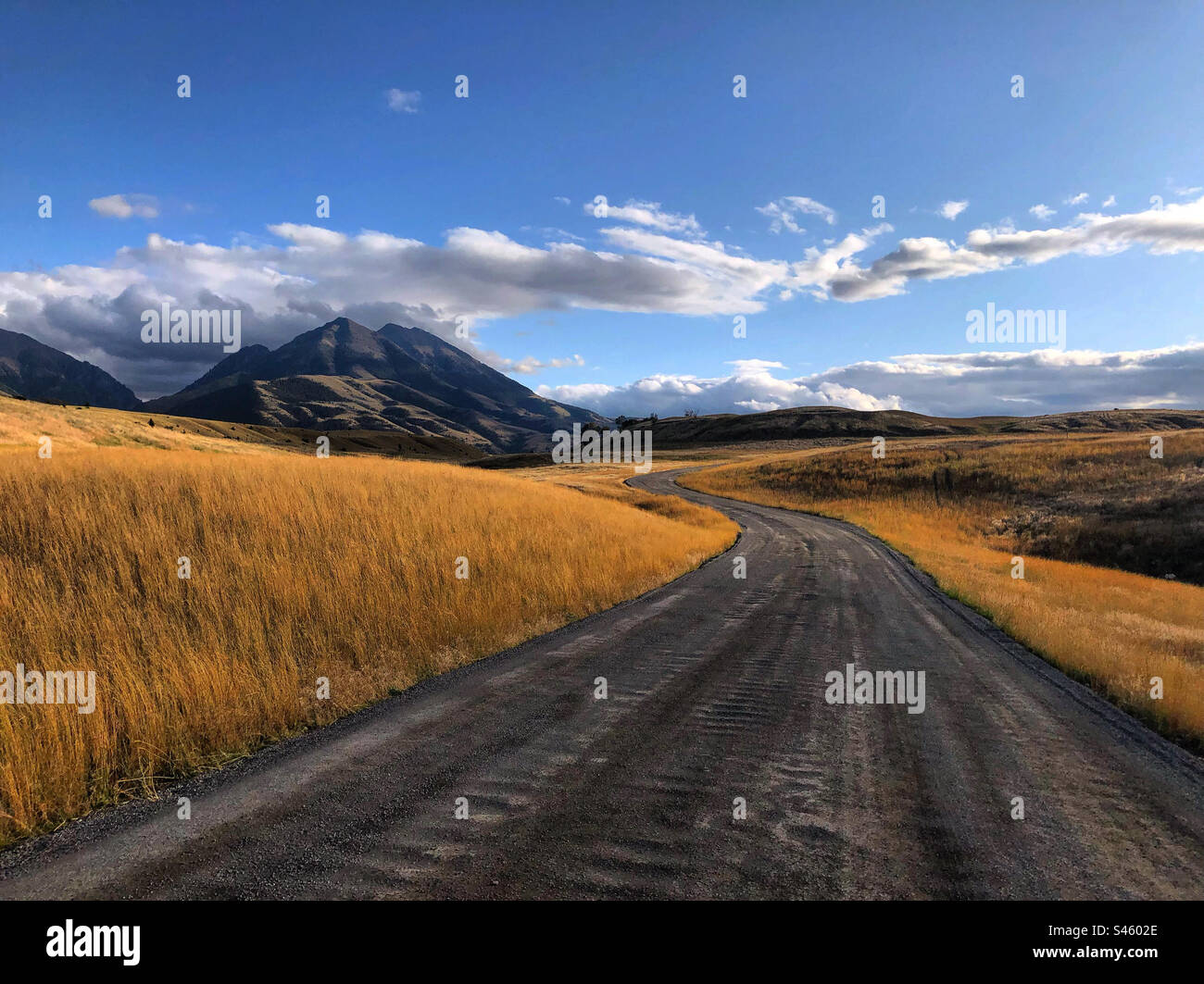 Curves landscapes hi-res stock photography and images - Alamy