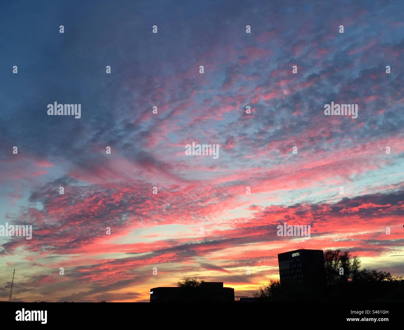 Buildings of red color hi-res stock photography and images - Alamy