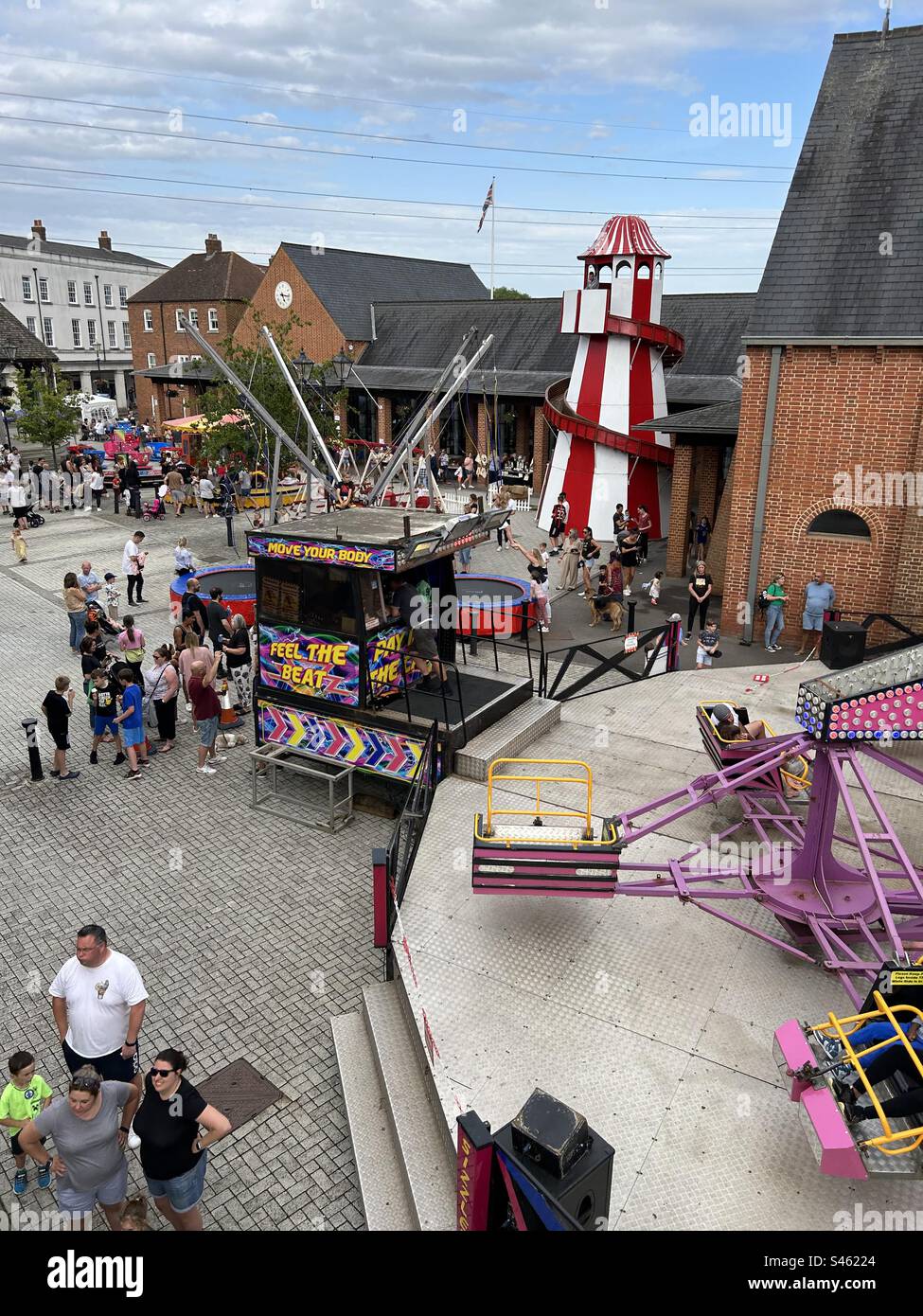 Kids having fun on fairground rides hi-res stock photography and images ...