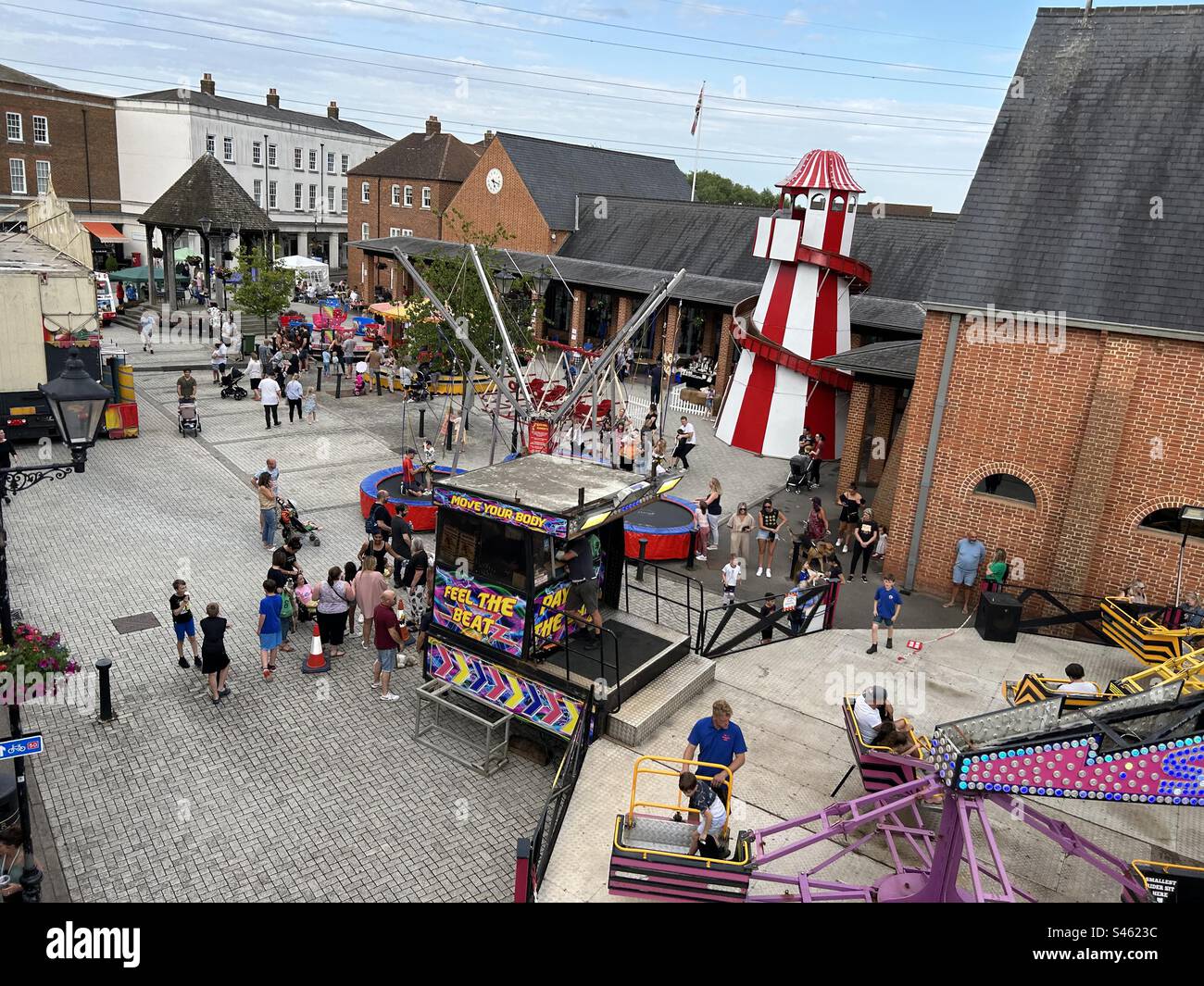 Kids having fun on fairground rides hi-res stock photography and images ...