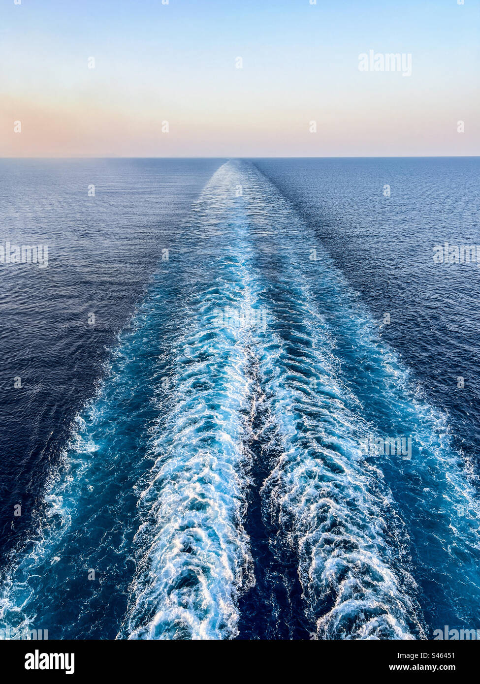 Atlantic blue hi-res stock photography and images - Alamy