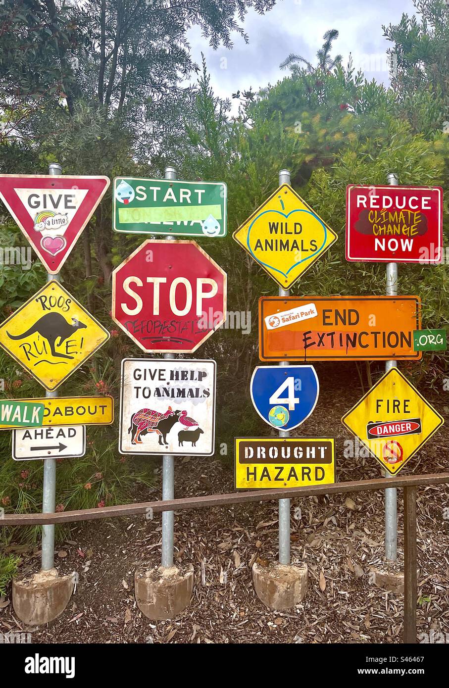 Zoo signs hi-res stock photography and images - Alamy