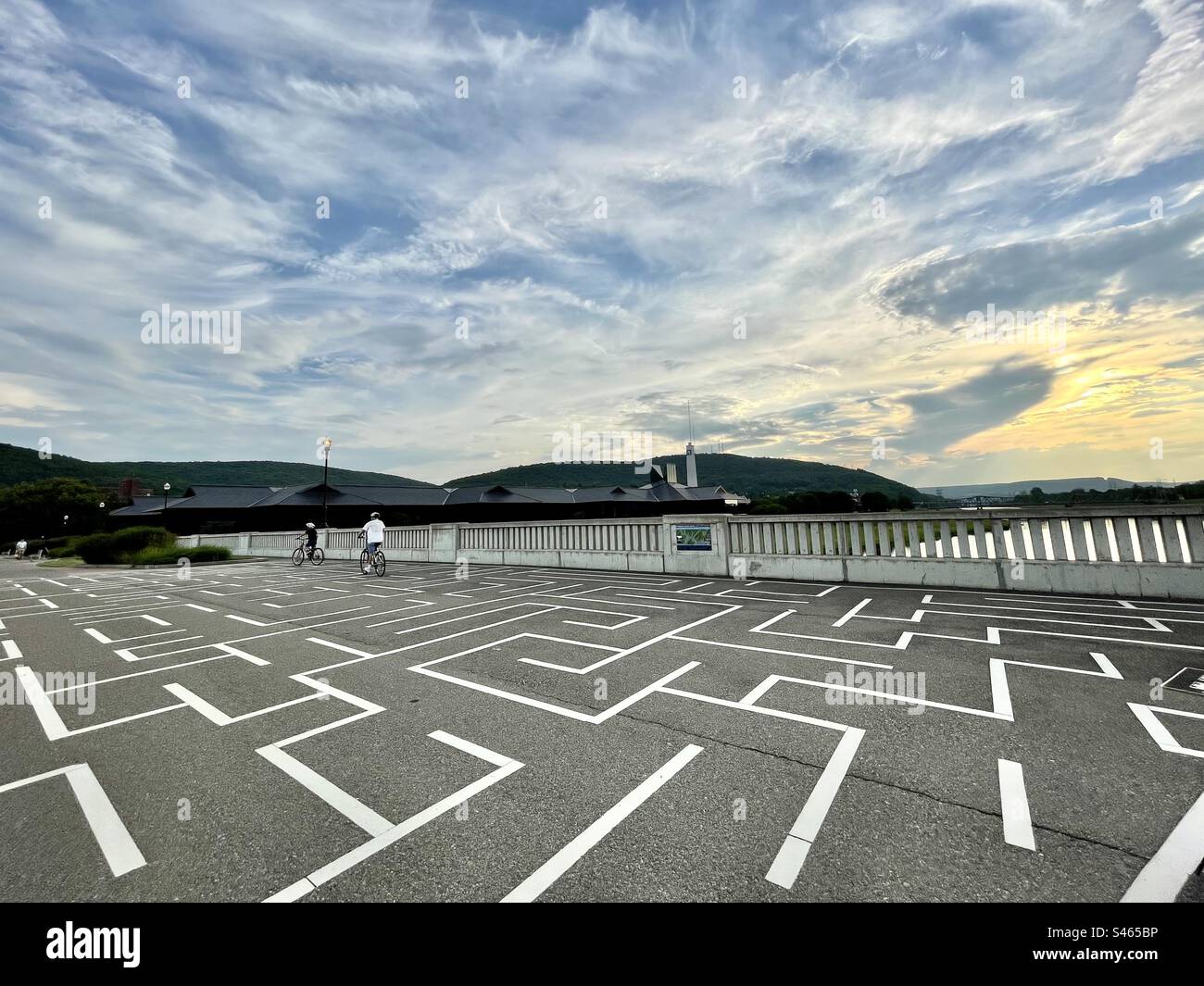 Corning incorporated headquarters building hi-res stock photography and ...