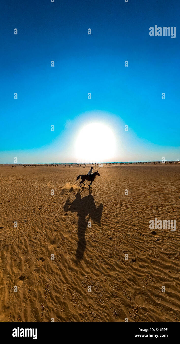 Explore sunrise hi-res stock photography and images - Alamy