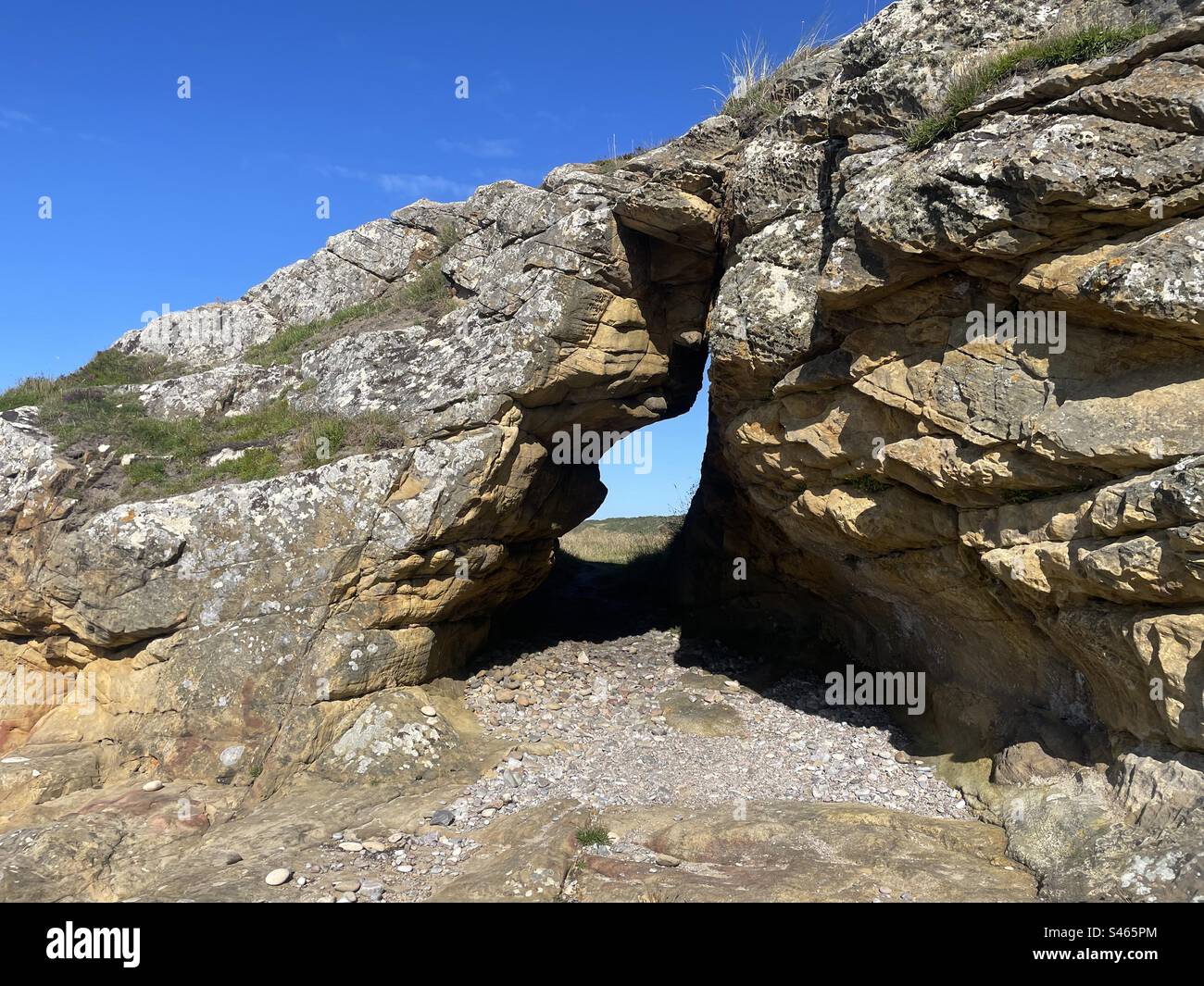 Small cave hi-res stock photography and images - Alamy
