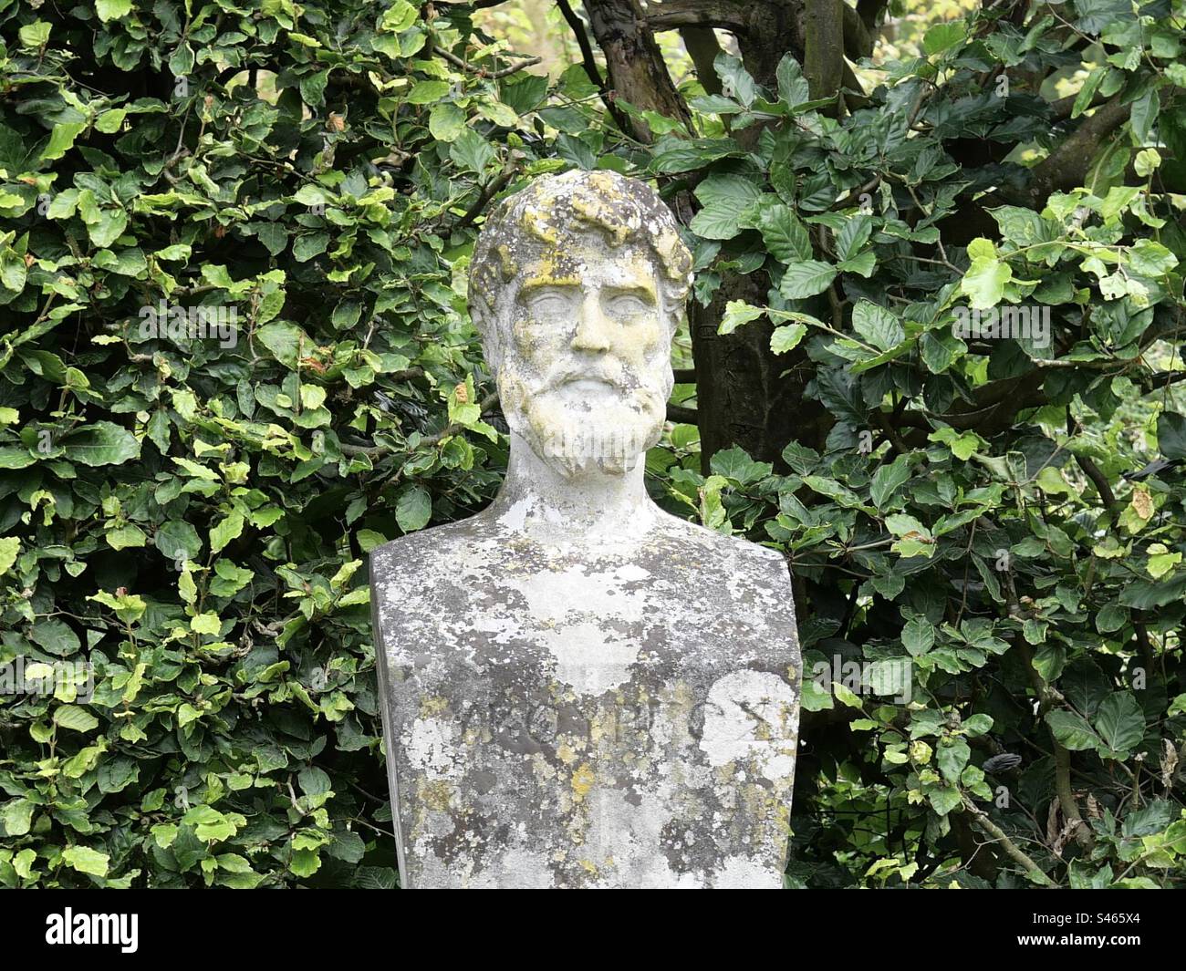 Chatsworth statue hi-res stock photography and images - Alamy