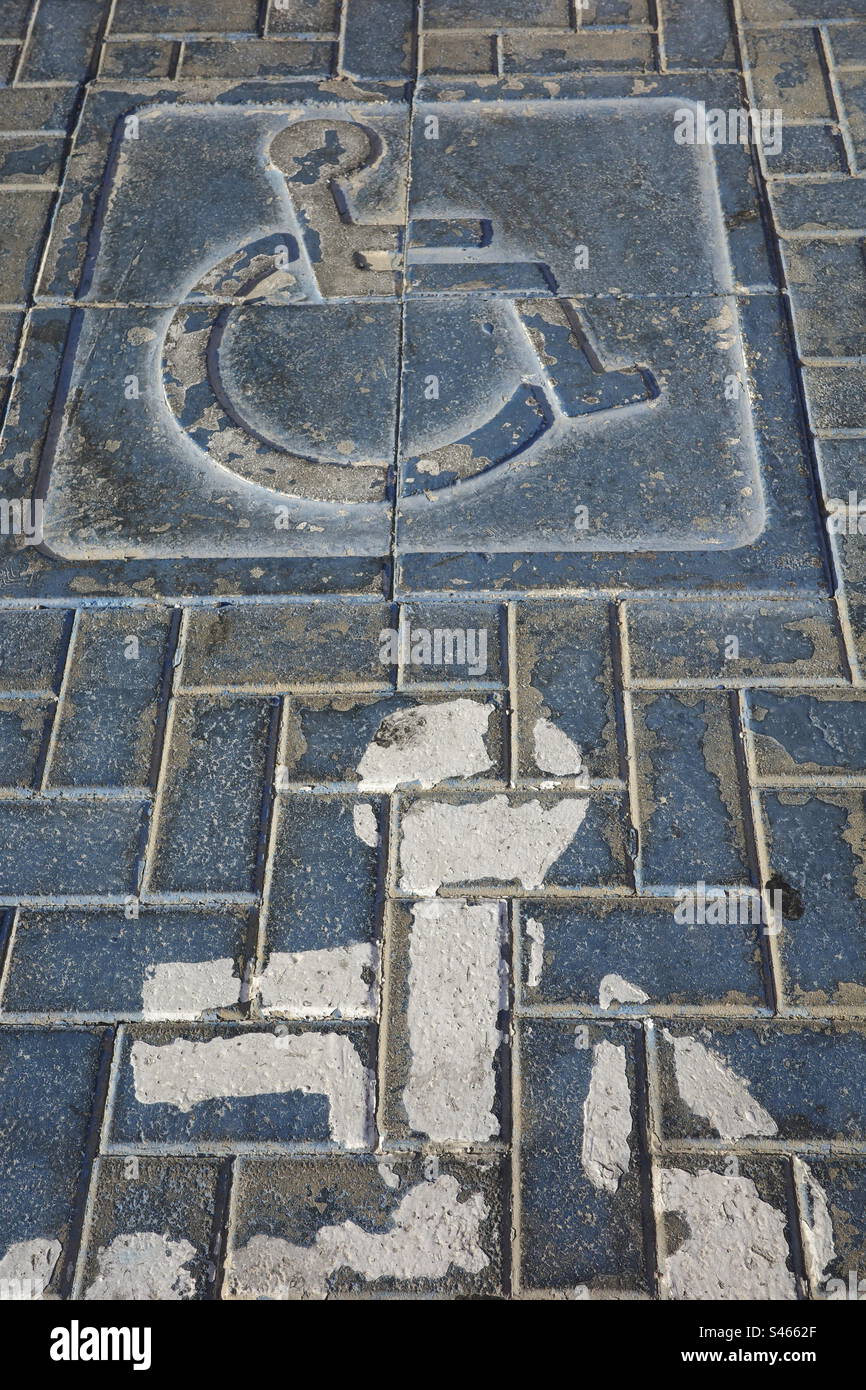 Disabled street sign hi-res stock photography and images - Alamy