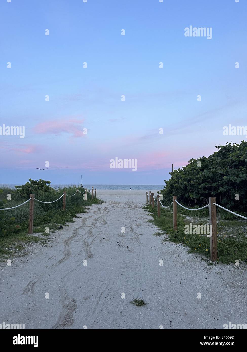 Sandy florida beaches hi-res stock photography and images - Alamy