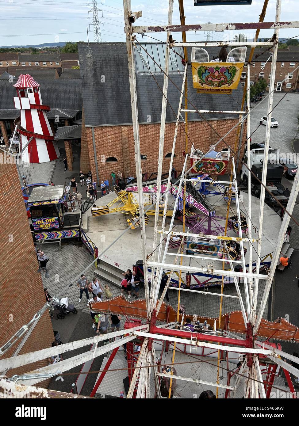 Kids having fun on fairground rides hi-res stock photography and images ...