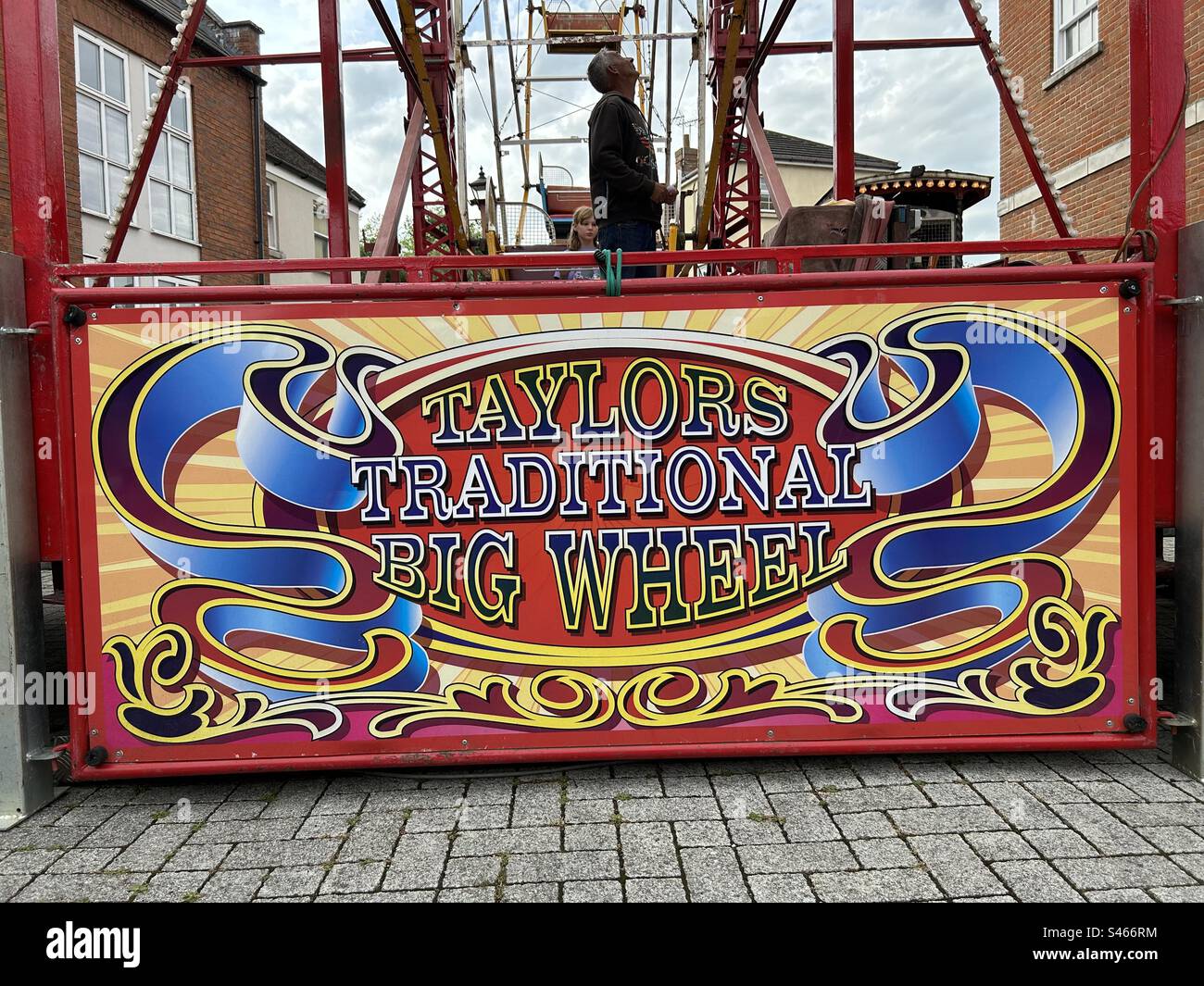 Kids having fun on the fairground rides hi-res stock photography and ...