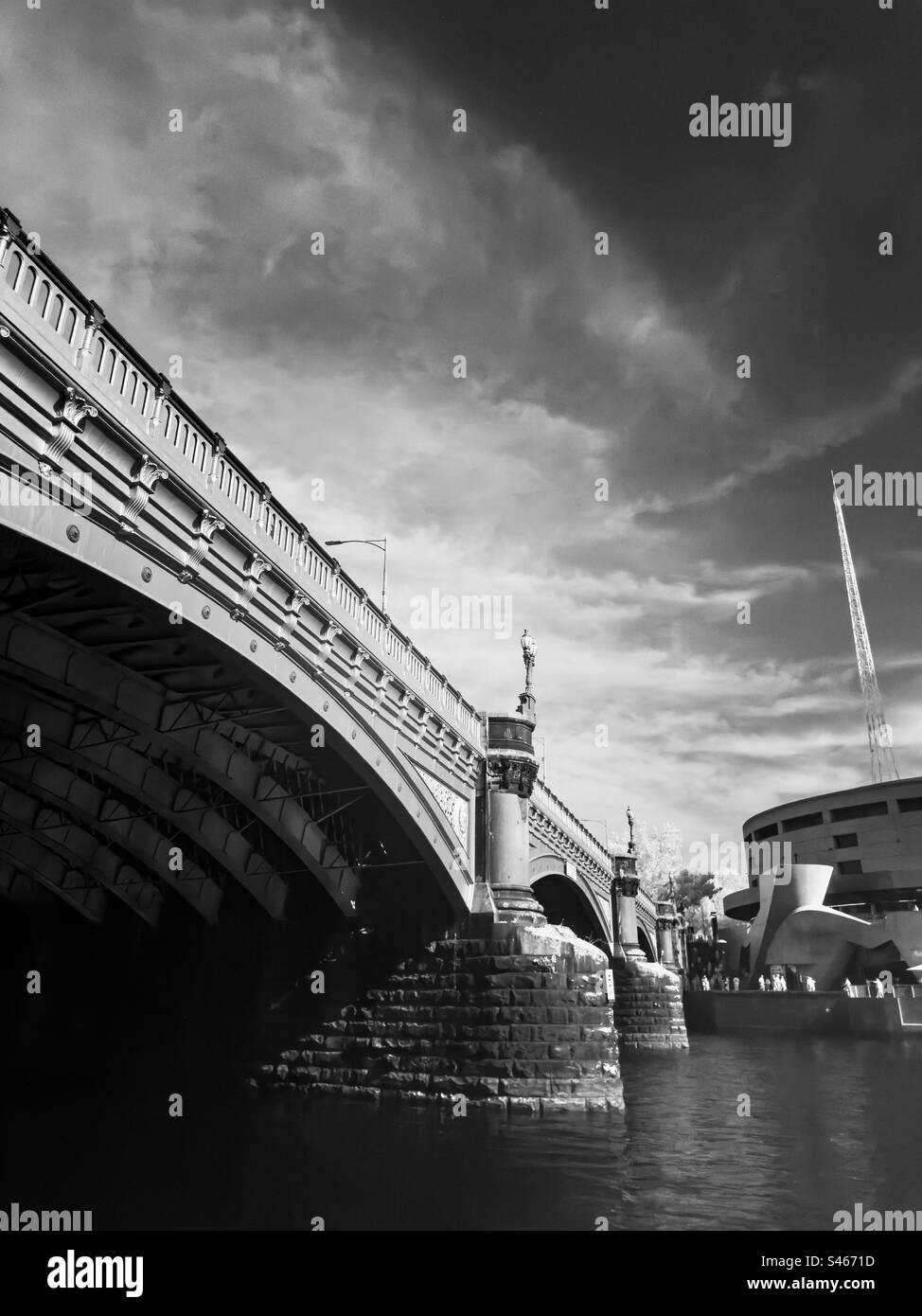 Princess bridge hi-res stock photography and images - Alamy