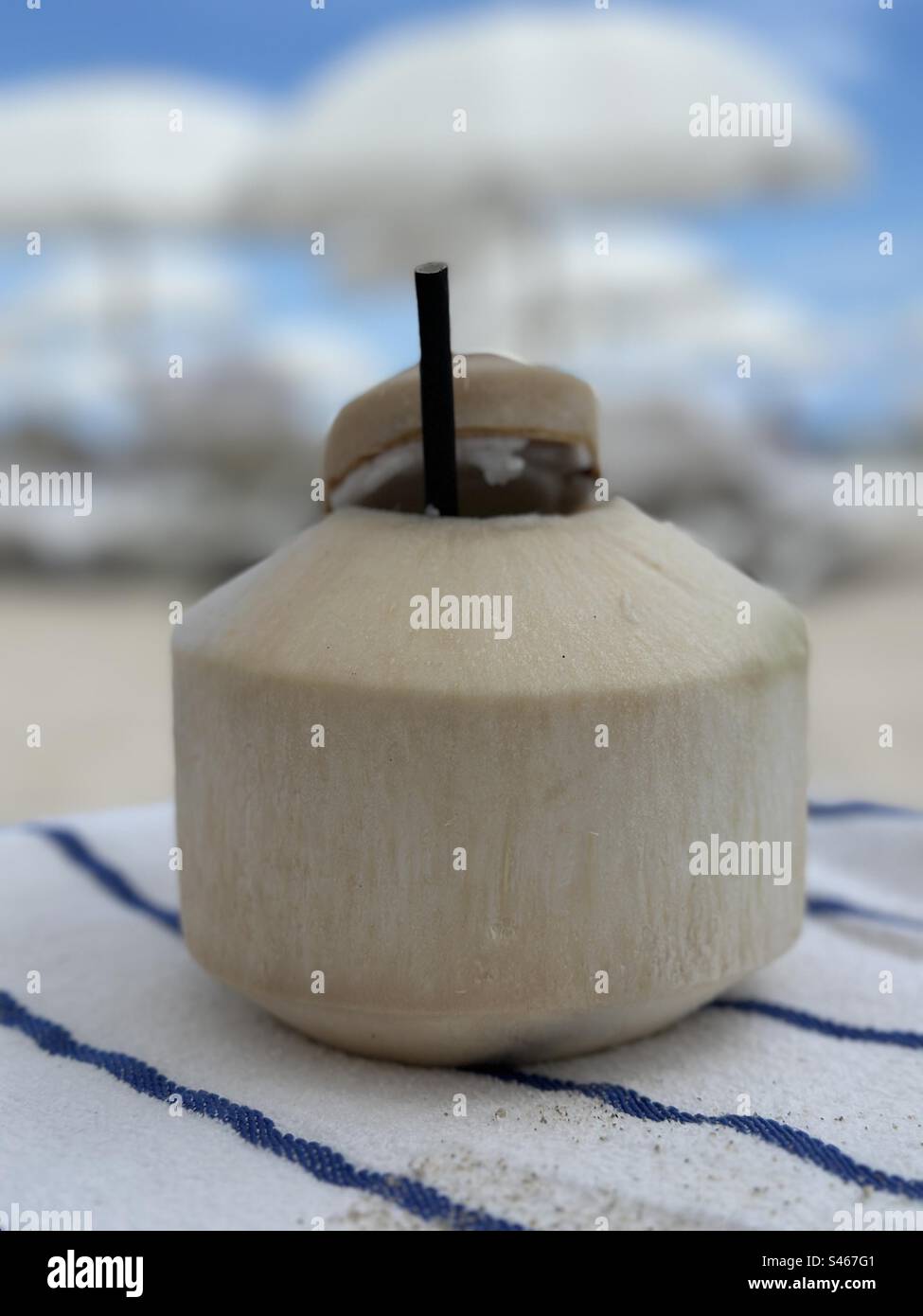 Shaved coconut hi-res stock photography and images - Alamy