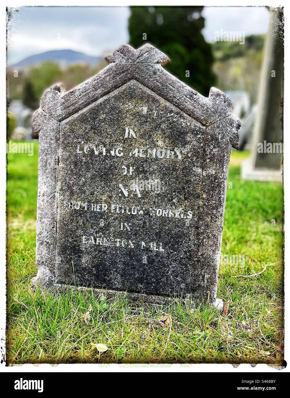 Close up of gravestone hi-res stock photography and images - Alamy