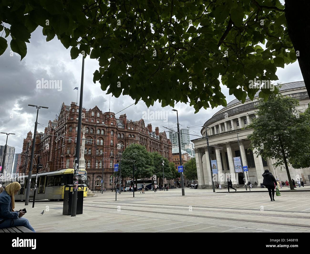 Manchester tramlines hi-res stock photography and images - Alamy