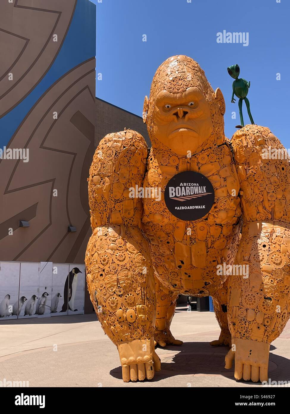 Big brother gorilla hi-res stock photography and images - Alamy