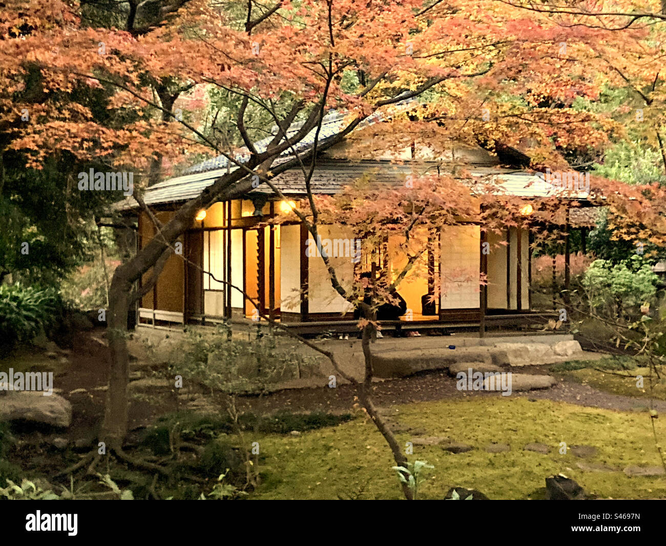 Teahouse japan hi-res stock photography and images - Alamy