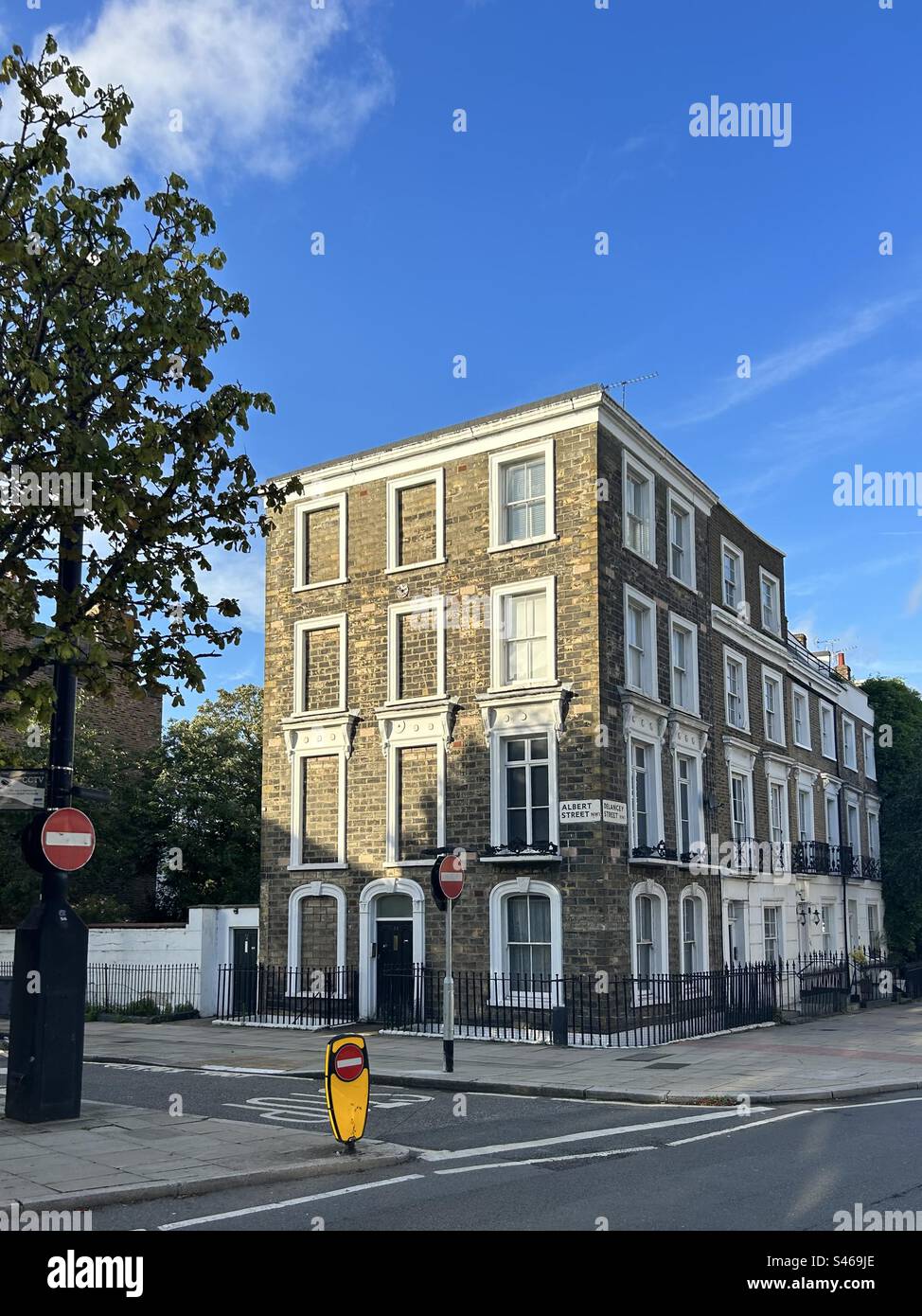 Daylight windows hi-res stock photography and images - Alamy