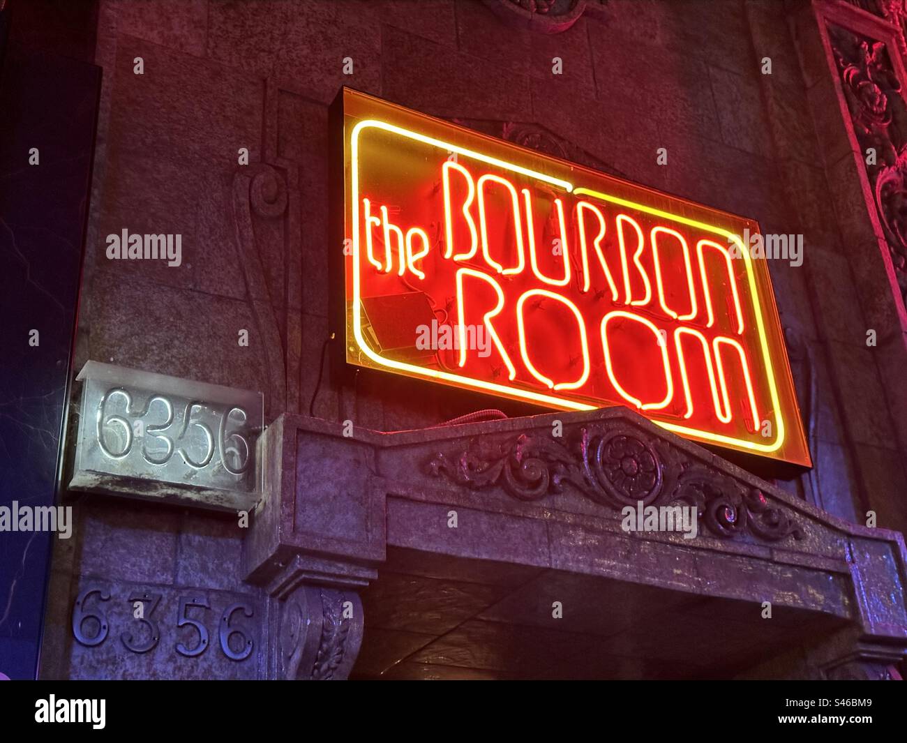 Outside nightclub neon sign hi-res stock photography and images - Alamy