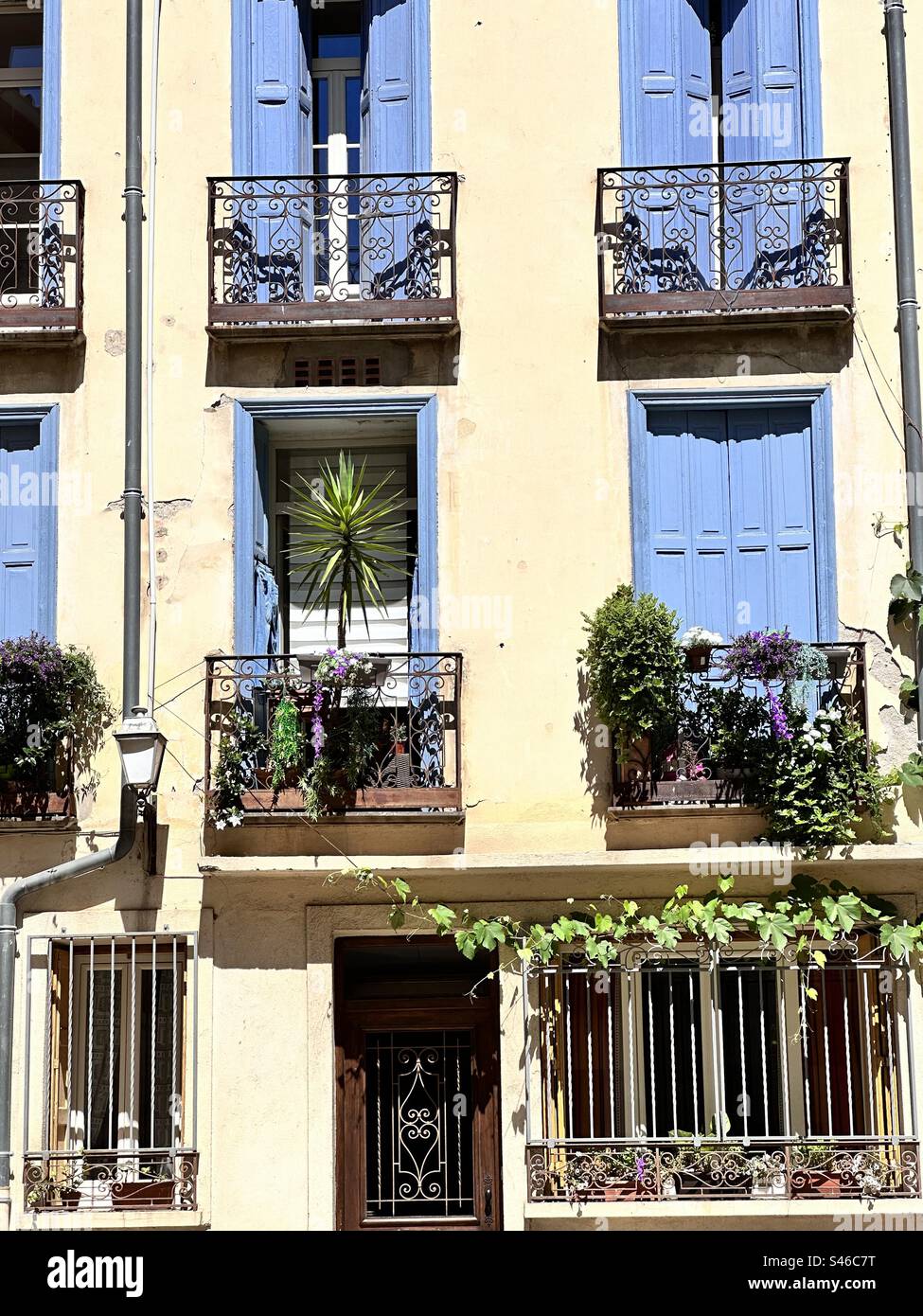 French balconies hi-res stock photography and images - Alamy