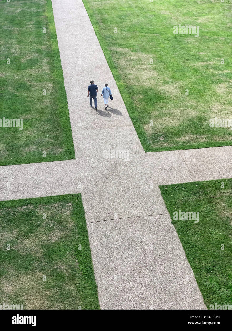 Two paths decision hi-res stock photography and images - Alamy