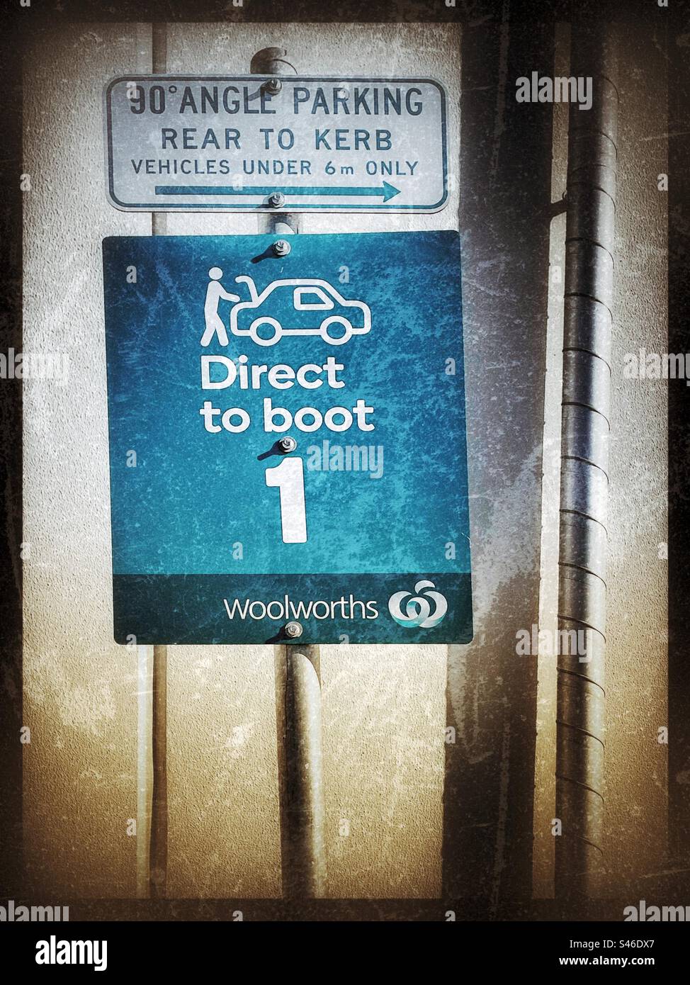 Supermarket parking hi-res stock photography and images - Alamy