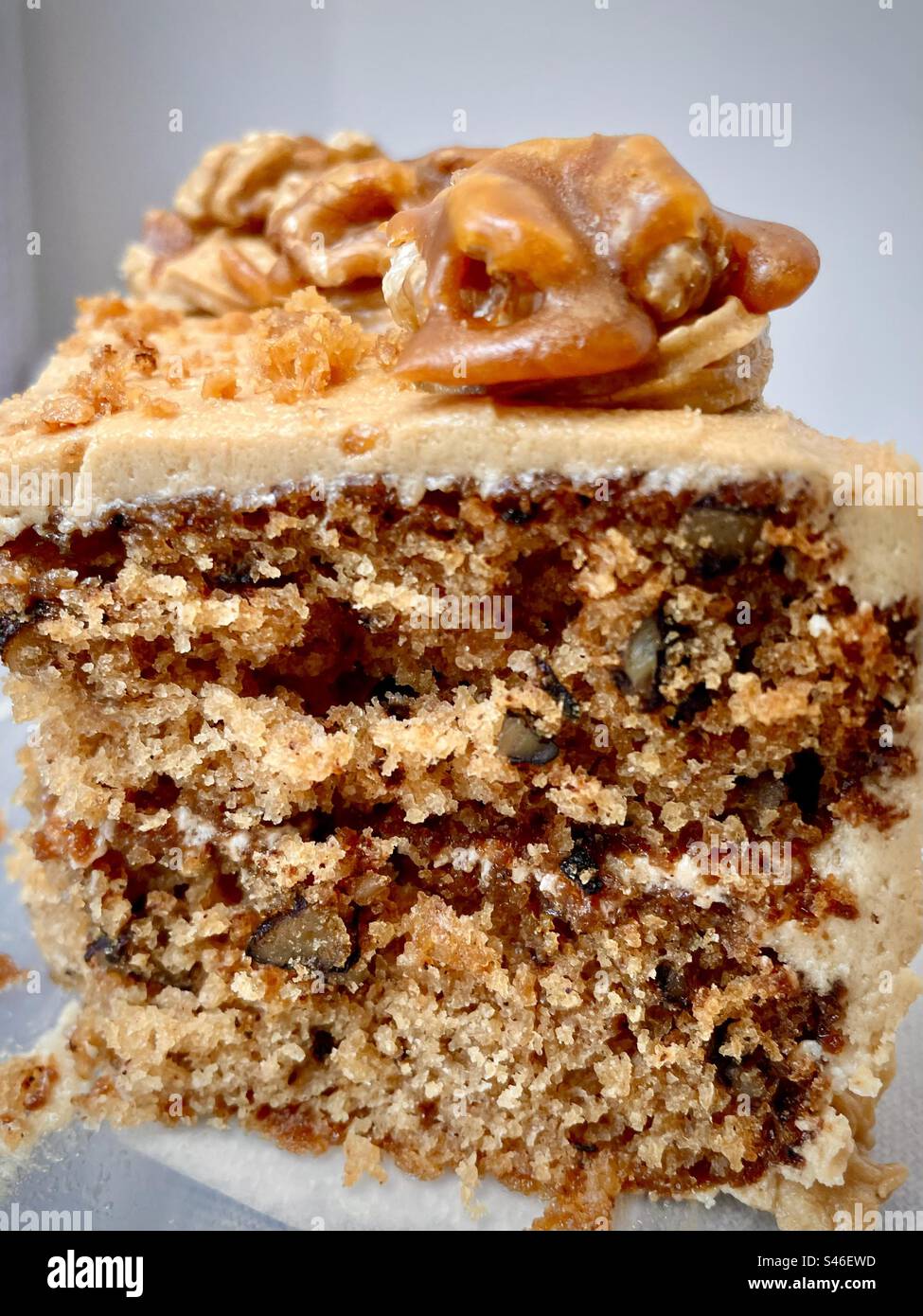 Walnut cake hi-res stock photography and images - Alamy