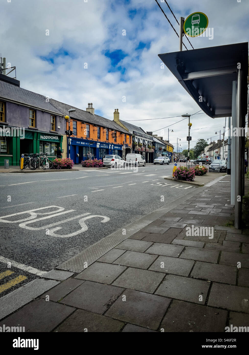 Bus stop ireland hi-res stock photography and images - Alamy