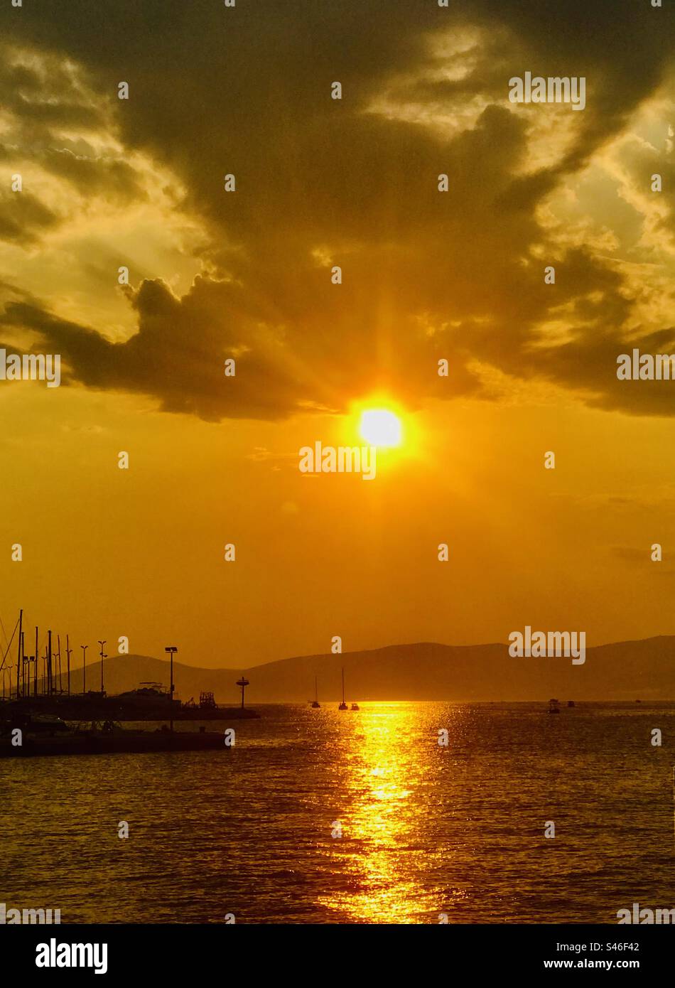 Sunny bay sunset hi-res stock photography and images - Alamy