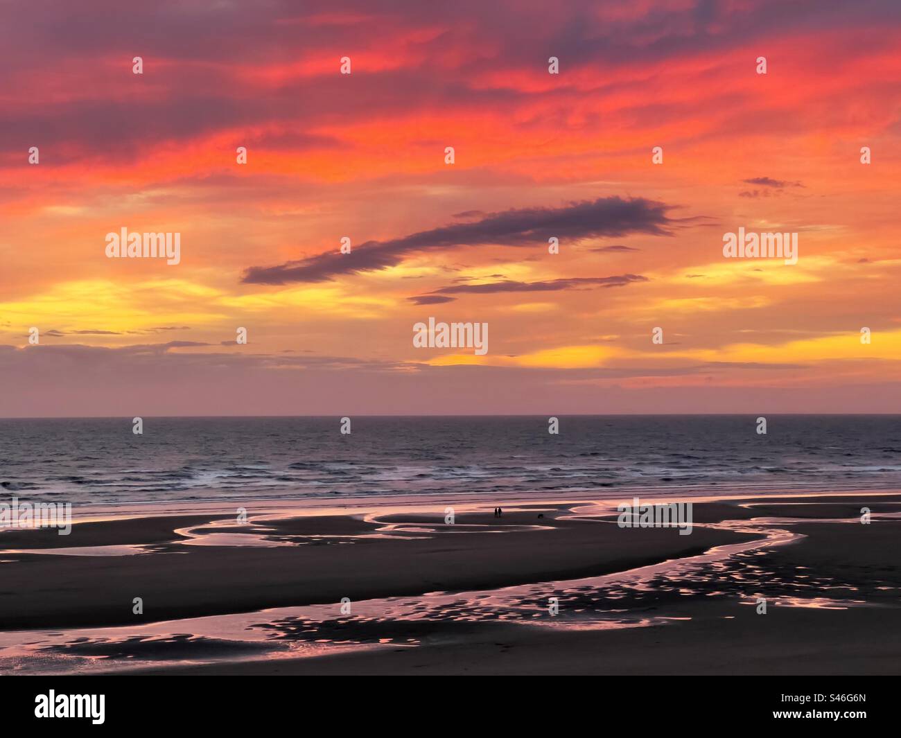 Blackpool beach sunset hi-res stock photography and images - Alamy