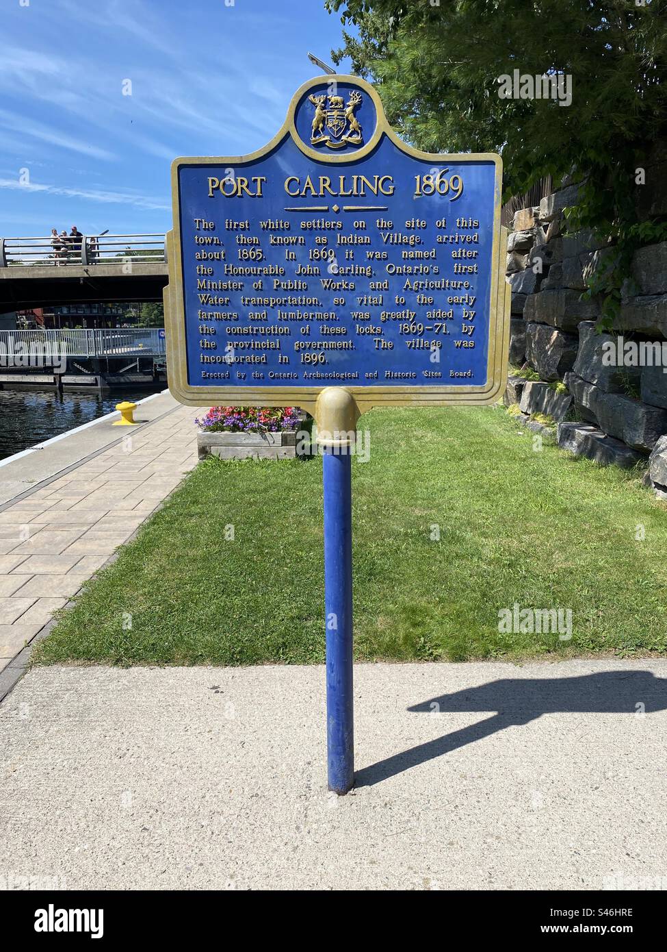 Carling sign hi-res stock photography and images - Alamy