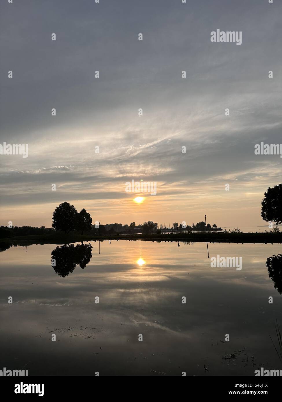 Sun mirror hi-res stock photography and images - Alamy