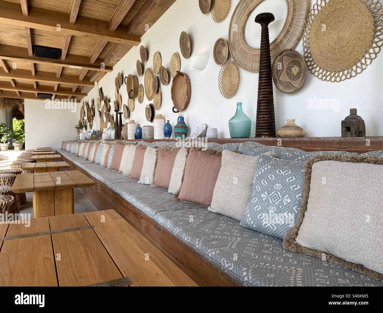 Long bench hi-res stock photography and images - Alamy