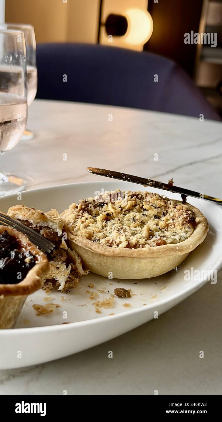 Airplane food pie hi-res stock photography and images - Alamy