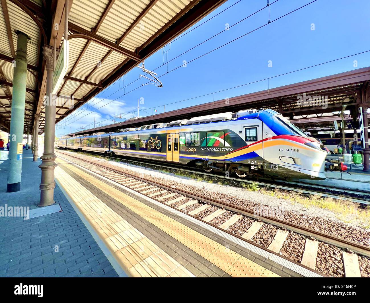 Station in italy hi-res stock photography and images - Alamy