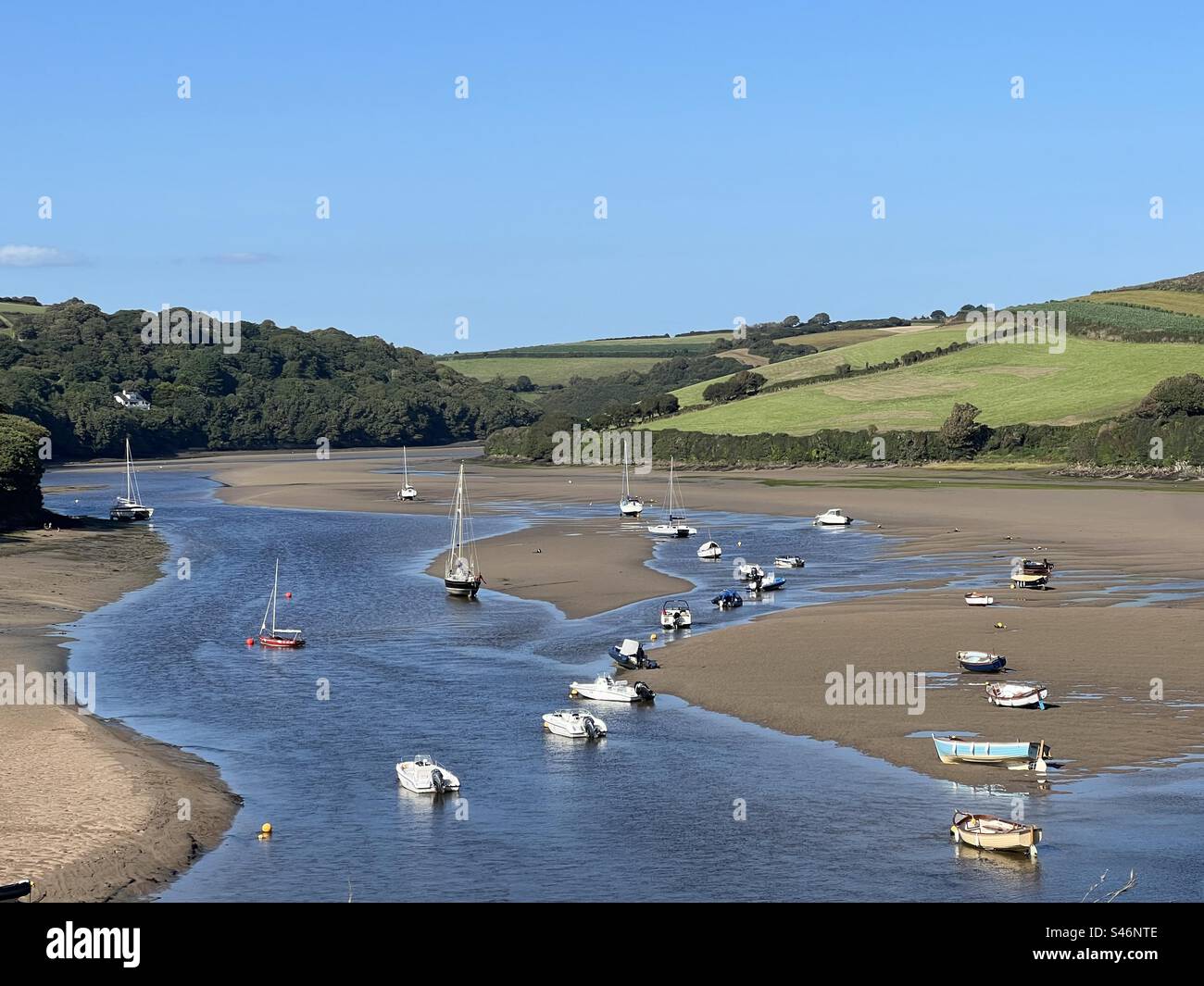 Green fields of devon hi-res stock photography and images - Alamy