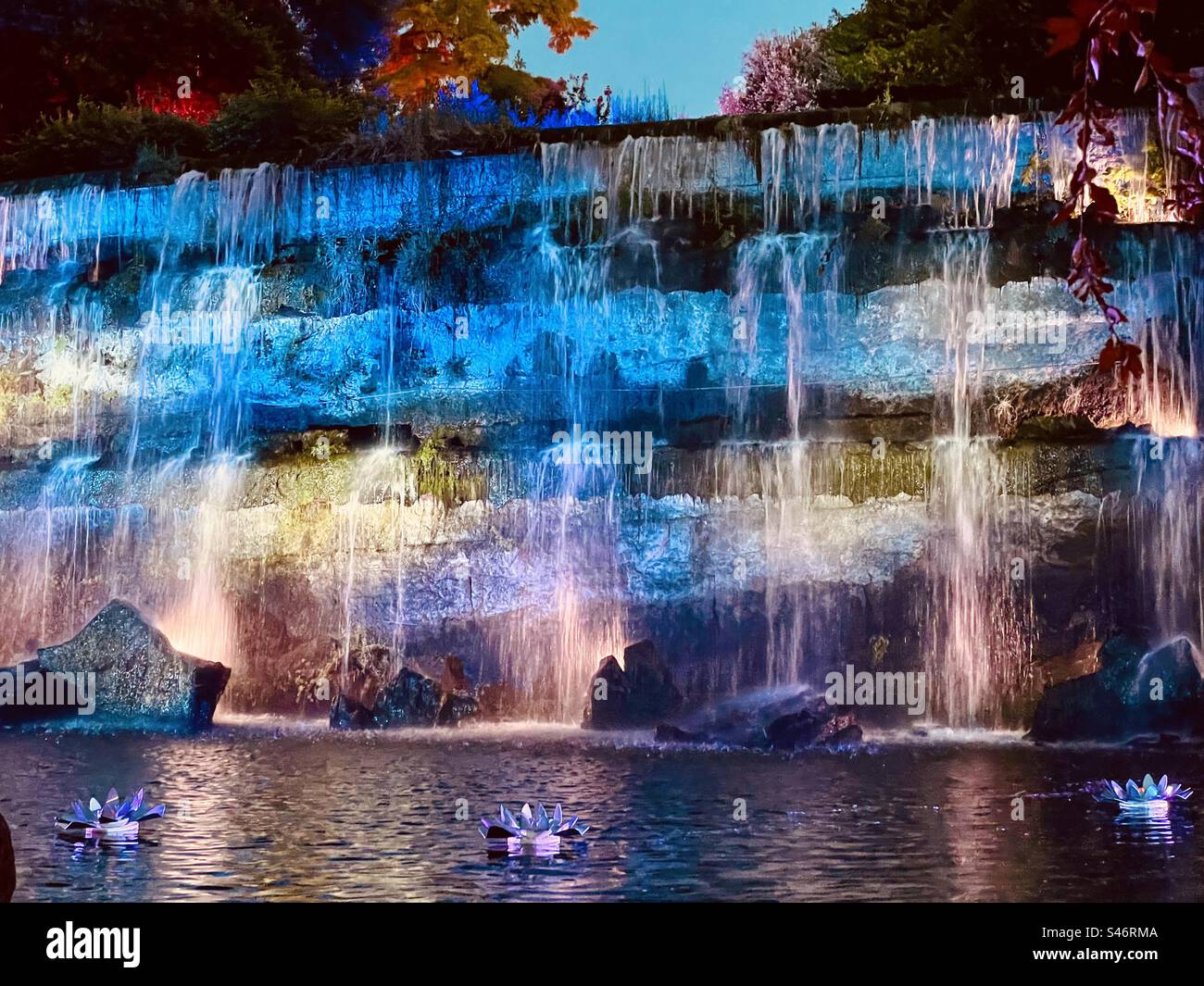 Waterfalls night hi-res stock photography and images - Alamy