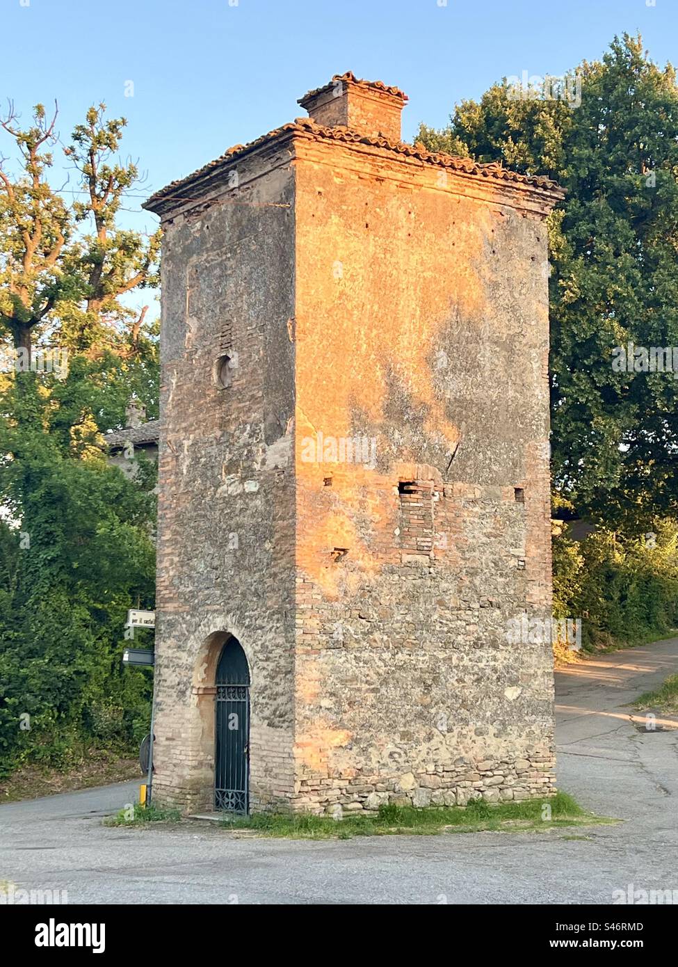 Square tower-like old building on the road leading to Castello di ...