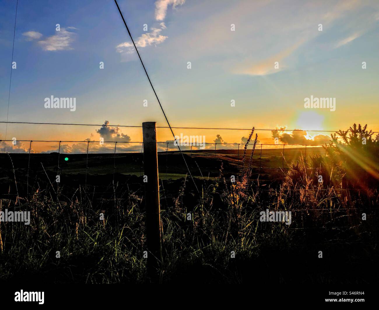 Sunset and fields hi-res stock photography and images - Alamy