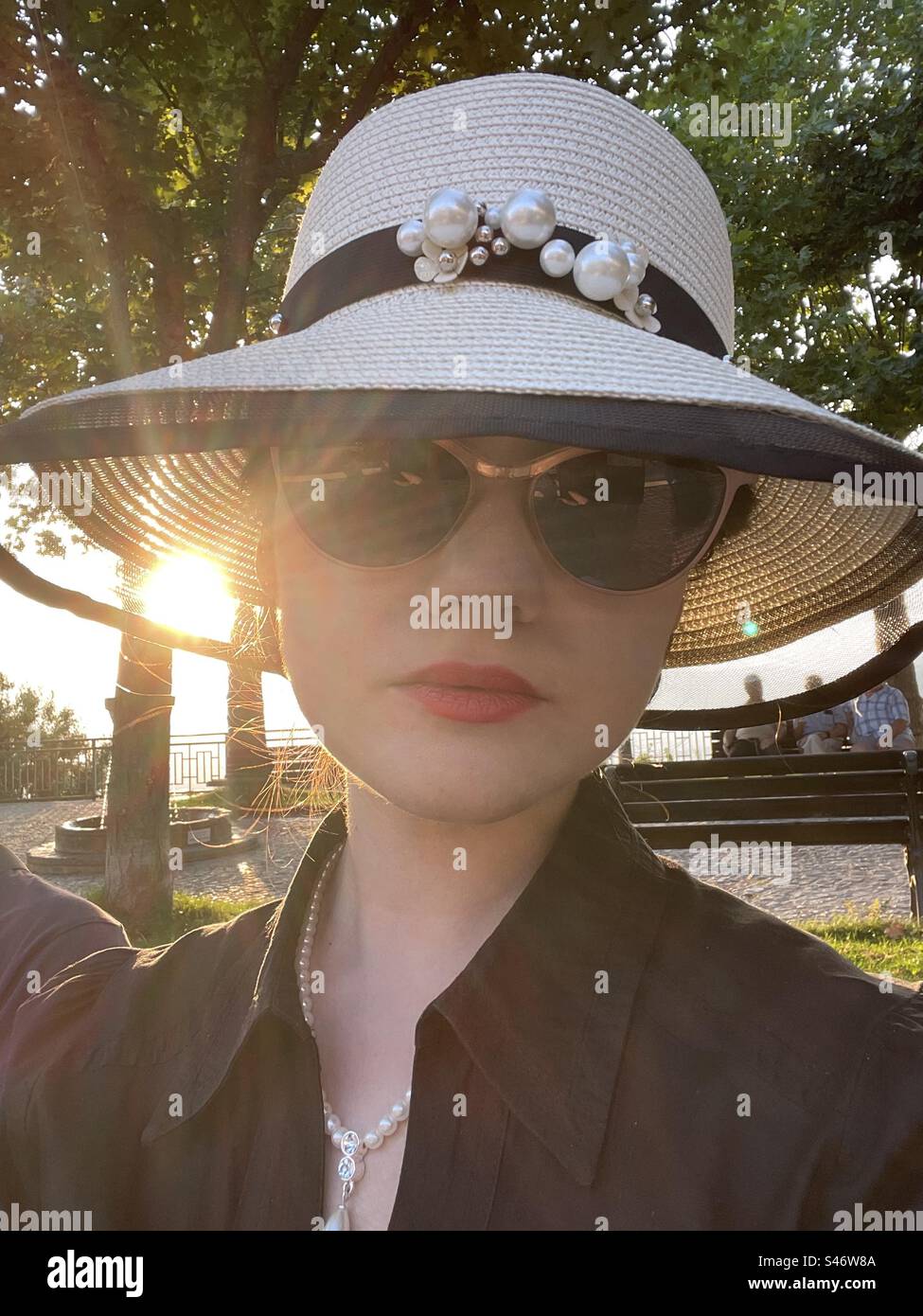 Lady sunset hi-res stock photography and images - Alamy