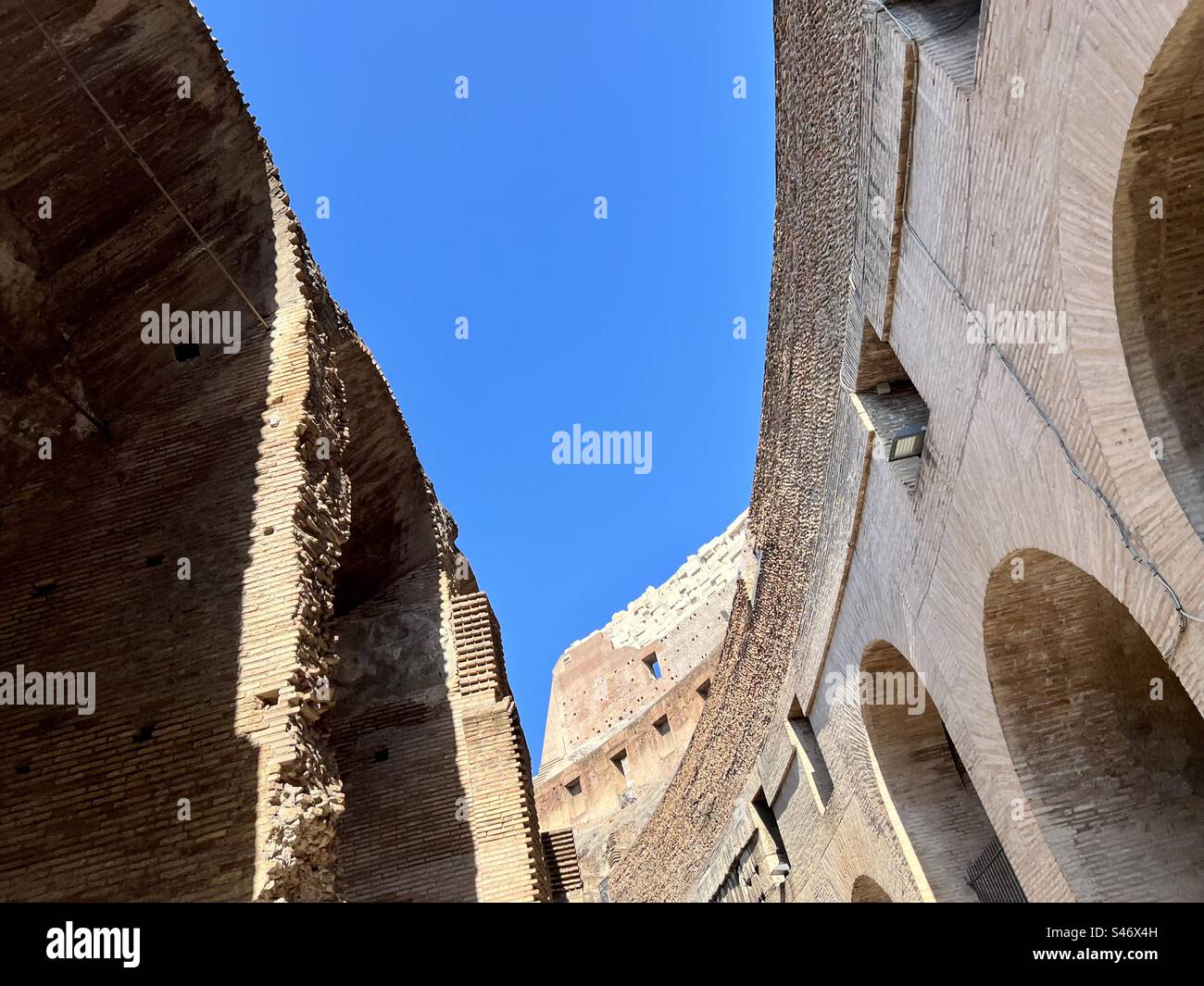 Inside view ancient roman ruins hi-res stock photography and images - Alamy