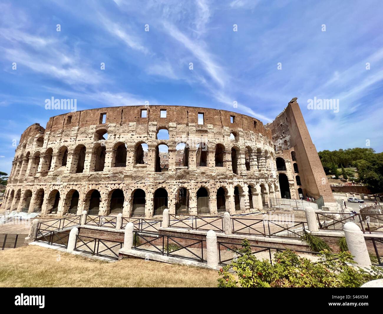 Exterior view of the Roman Colosseum Stock Photo - Alamy