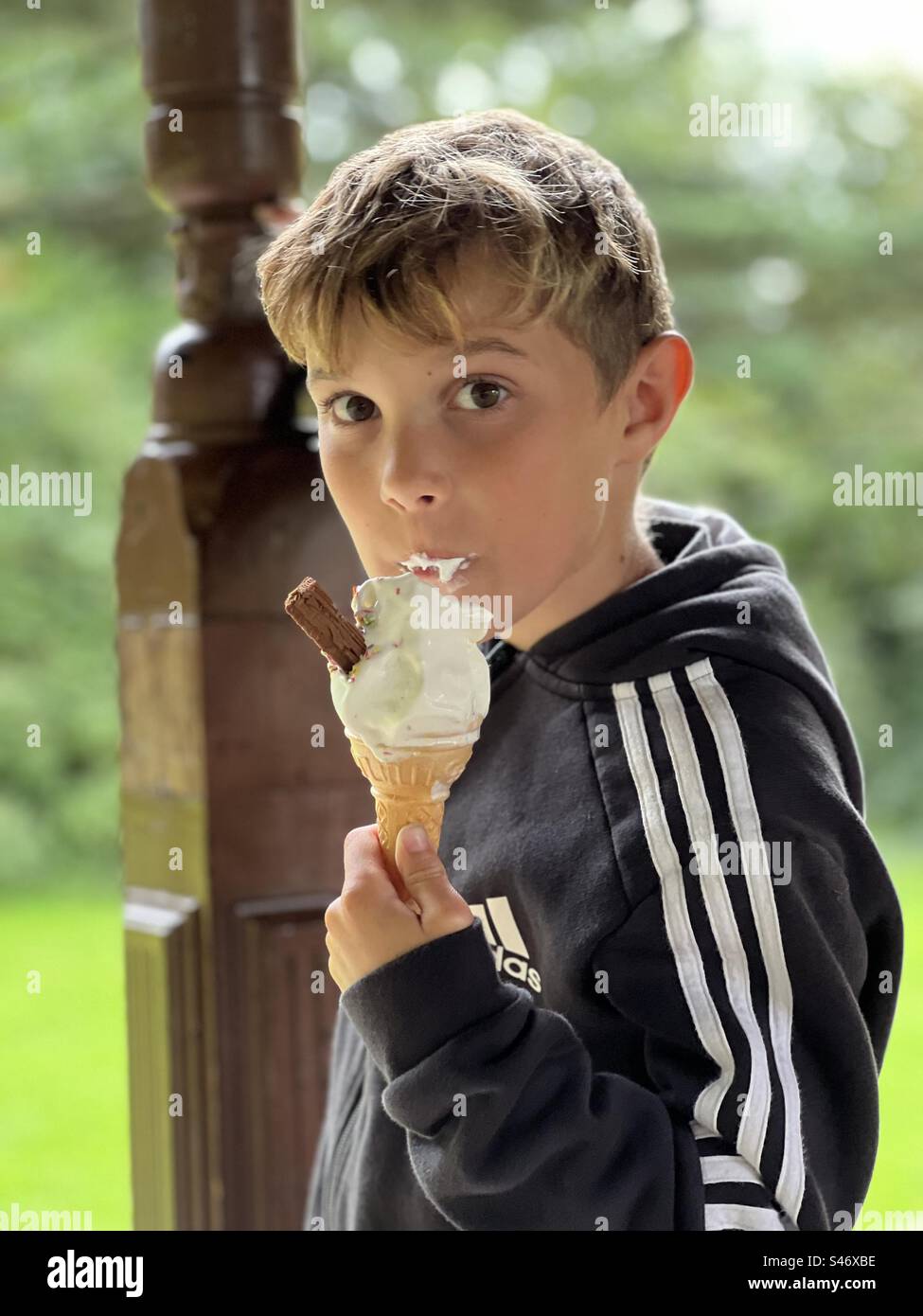 Enjoy ice cream hi-res stock photography and images - Alamy