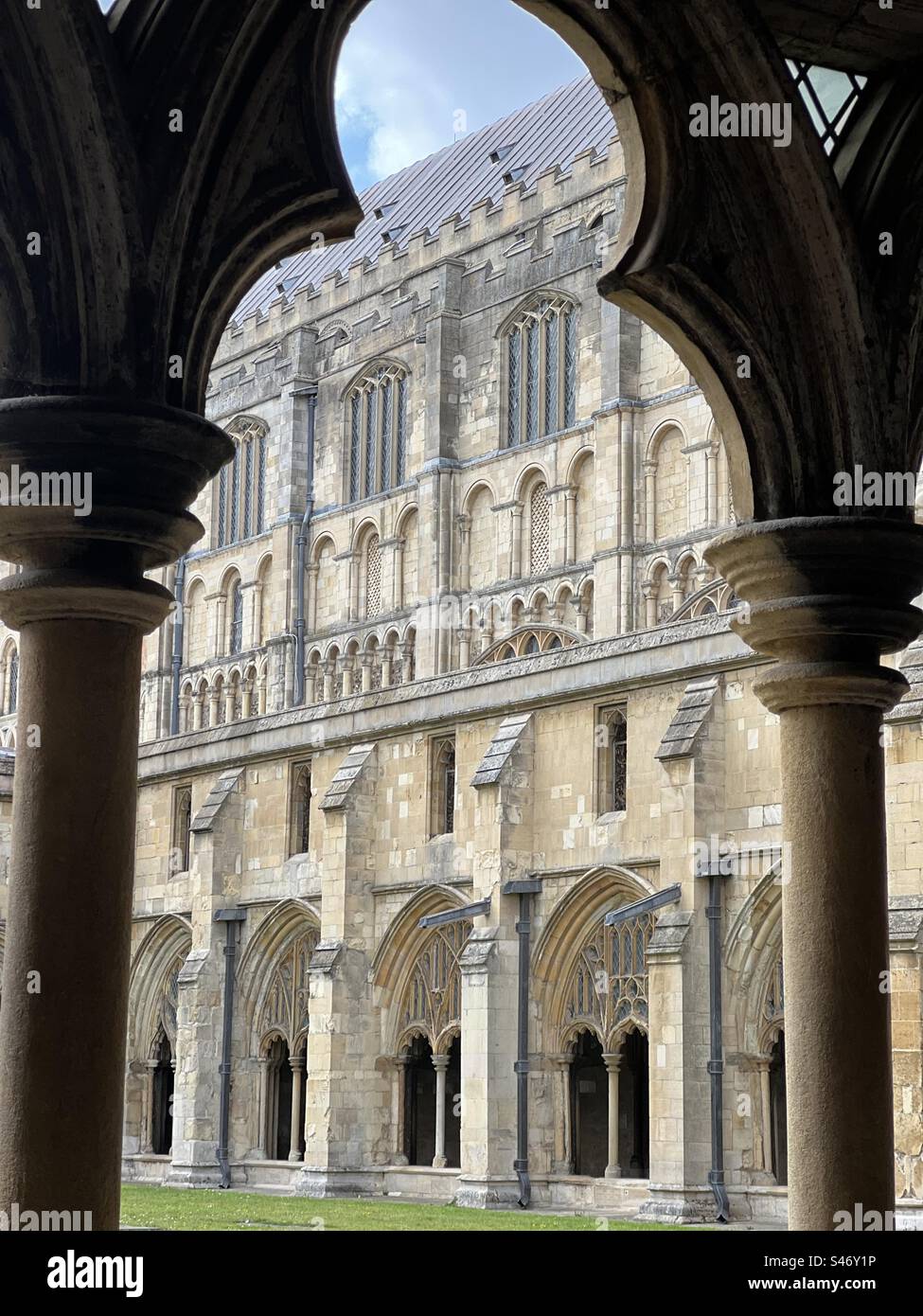 Cloister arches hi-res stock photography and images - Alamy