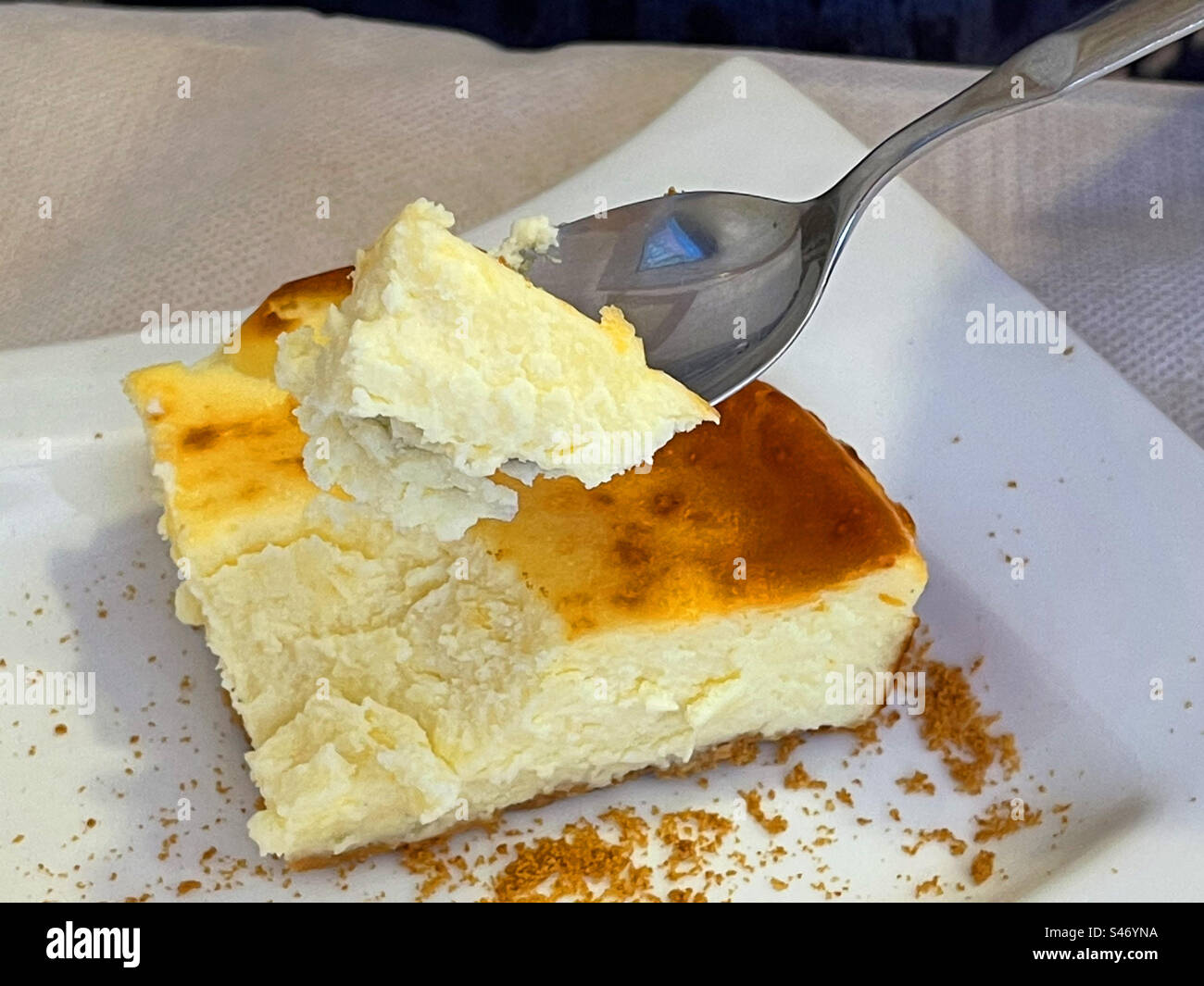 Cake portion hi-res stock photography and images - Alamy