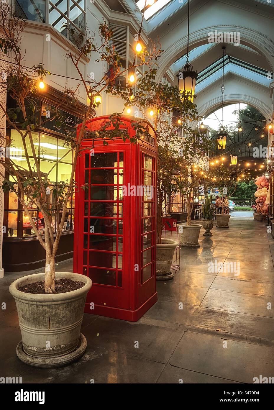 Alley and shops hi-res stock photography and images - Alamy