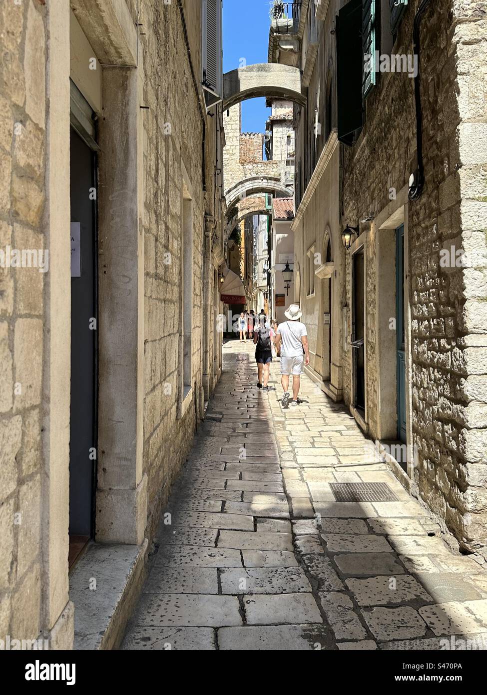 Narrow people hi-res stock photography and images - Alamy