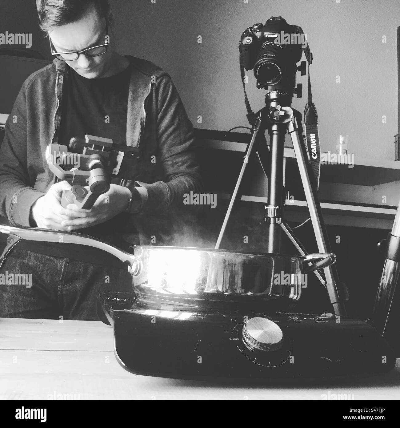 Behind the scenes hi-res stock photography and images - Alamy