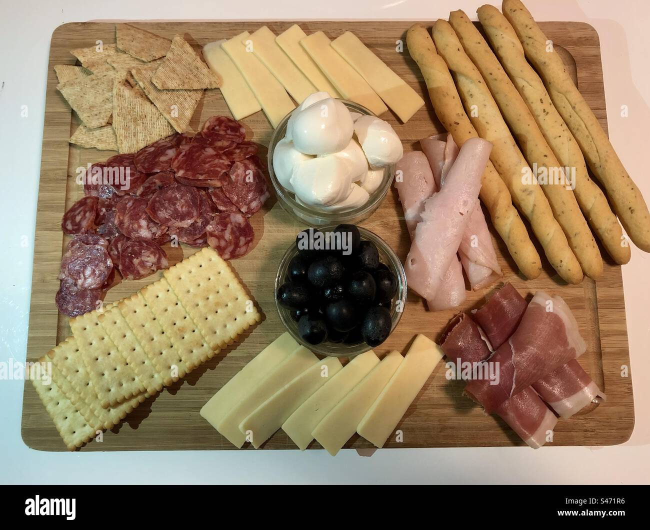 Charcuterie board crackers hi-res stock photography and images - Alamy
