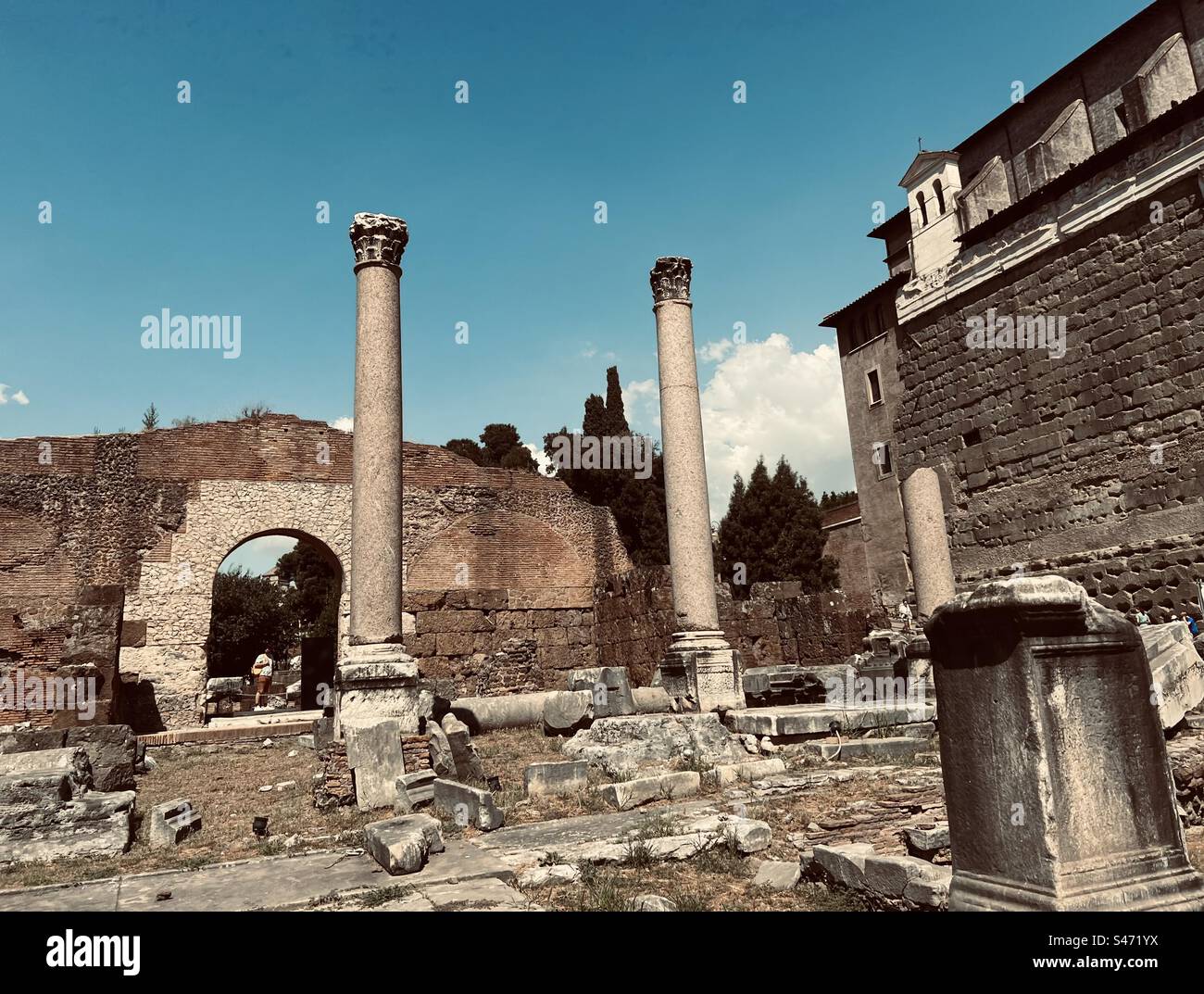 Ancient ruins at the Roman Forum Stock Photo - Alamy